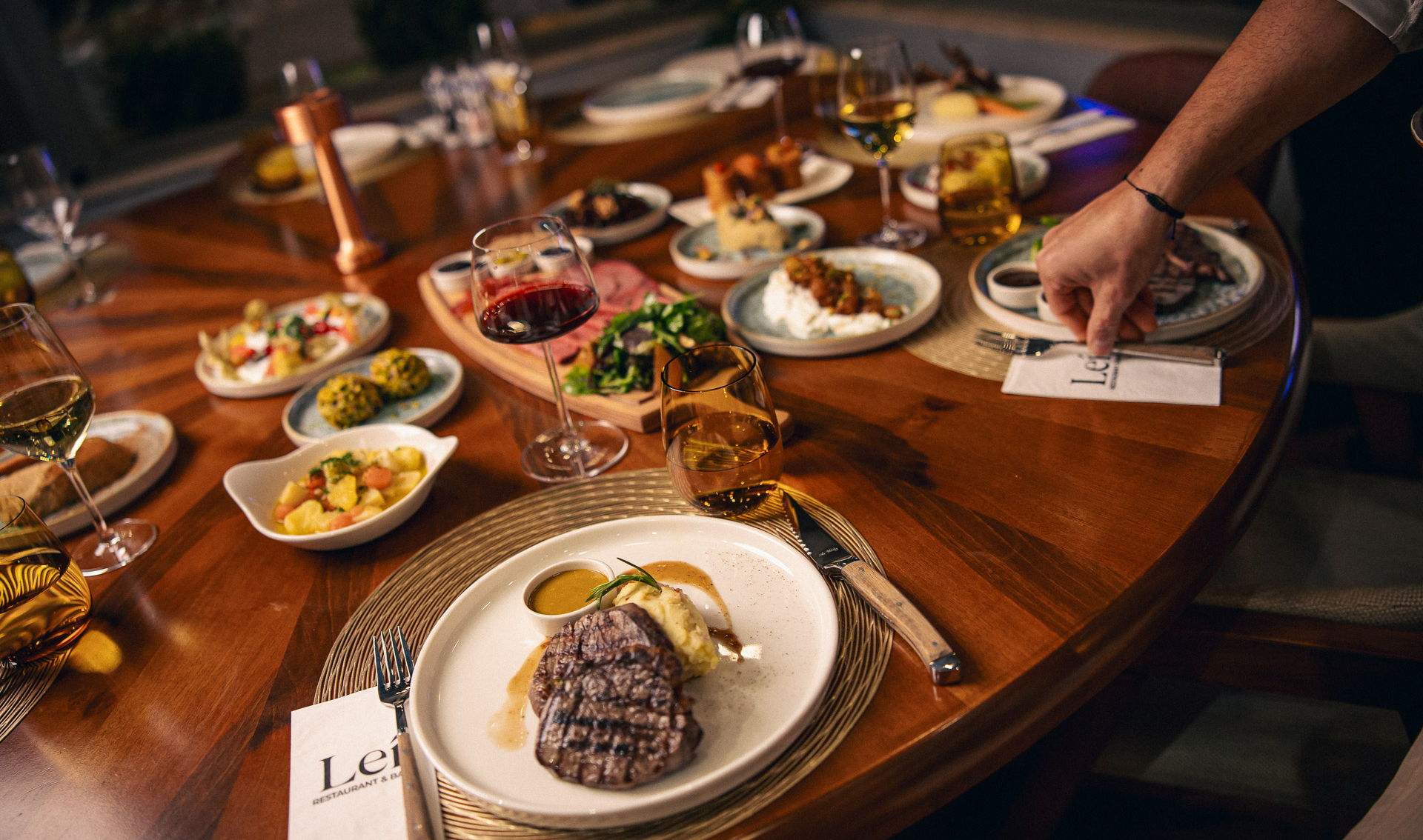 Ara Sıcaklar | Lei Restaurant & Bar Antalya